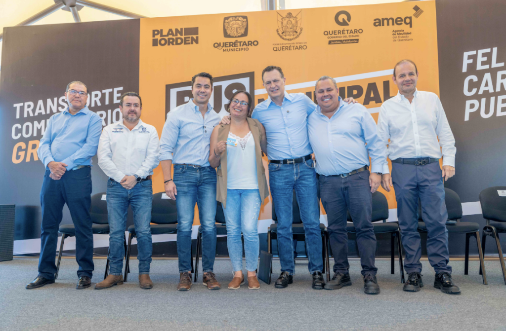 Asiste MKG al arranque del Sistema de Transporte Comunitario Gratuito en Felipe Carrillo Puerto ...